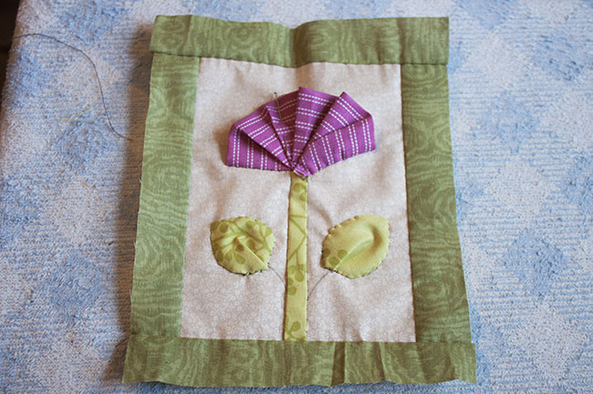 c-mo-hacer-una-flor-de-tela-fruncida-flor-patchwork-2 | Ale Cose y cose